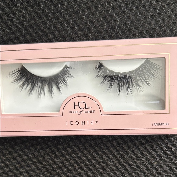 House of Lashes | Makeup | House Of Lashes Iconic Eyelashes Black ...